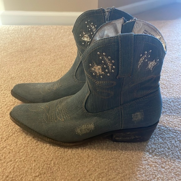 Zigi Soho | Shoes | Zigi Soho Blue Western Ankle Boots | Poshmark